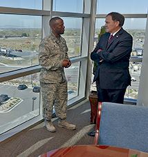 Governor Gary Herbert visits – Hilltop Times